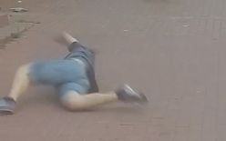 男子毒瘾发作后的丑态