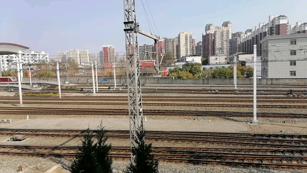 K1068次列车(武昌-威海)的1号车底进武昌站