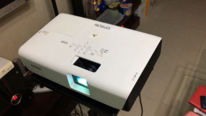 日本爱普生EB-D290投影仪投影机色彩好