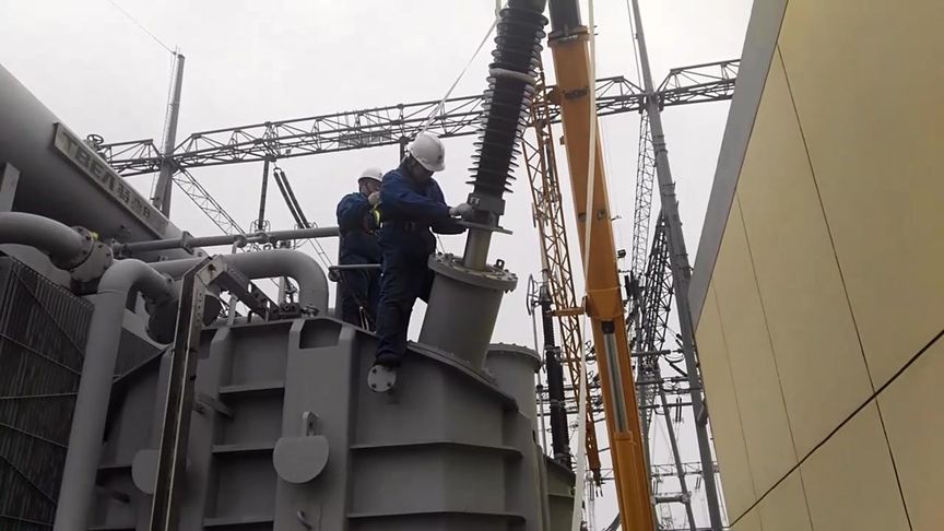 500千伏高压电抗器吊罩检查