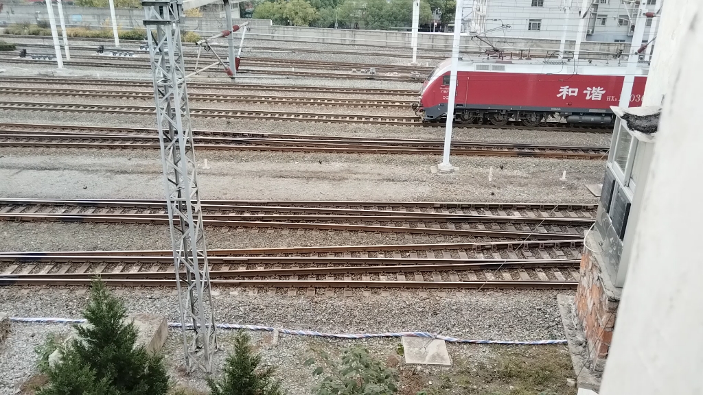 Z236次列车进武昌站