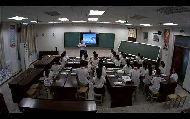人教版小学数学六上:《位置与方向(二)》优质公开课获奖课2 (有课件...