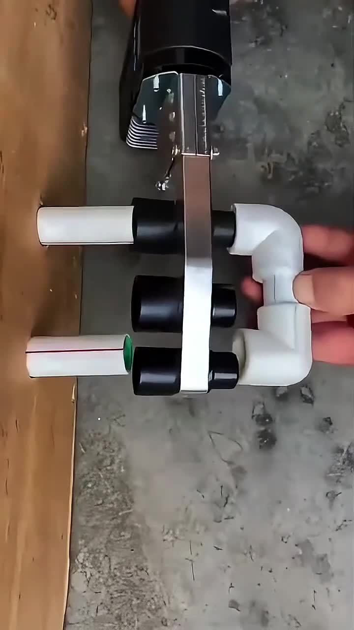 出水管与热熔机间距不一,如何精准热熔水管?