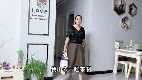 媳妇没钱给小舅子买尿不湿,竟然用信用卡去刷,真是太无语了