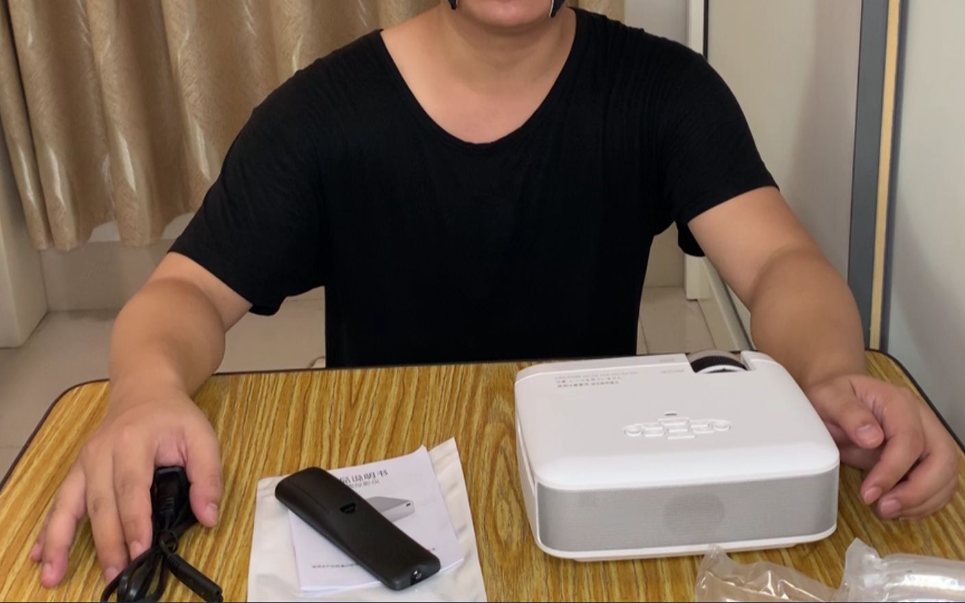 300元以下的侧投投影仪 真香?踩雷?