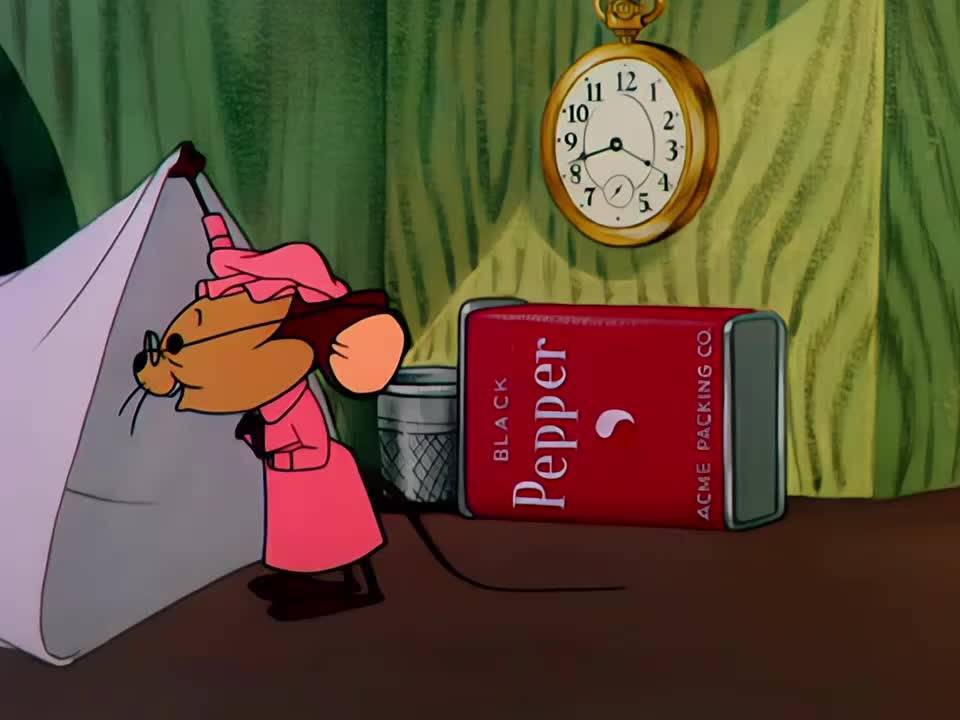 老鼠收养了一只小猫当孩子,然而结局却让人大跌眼镜
 #动画片 #动画...