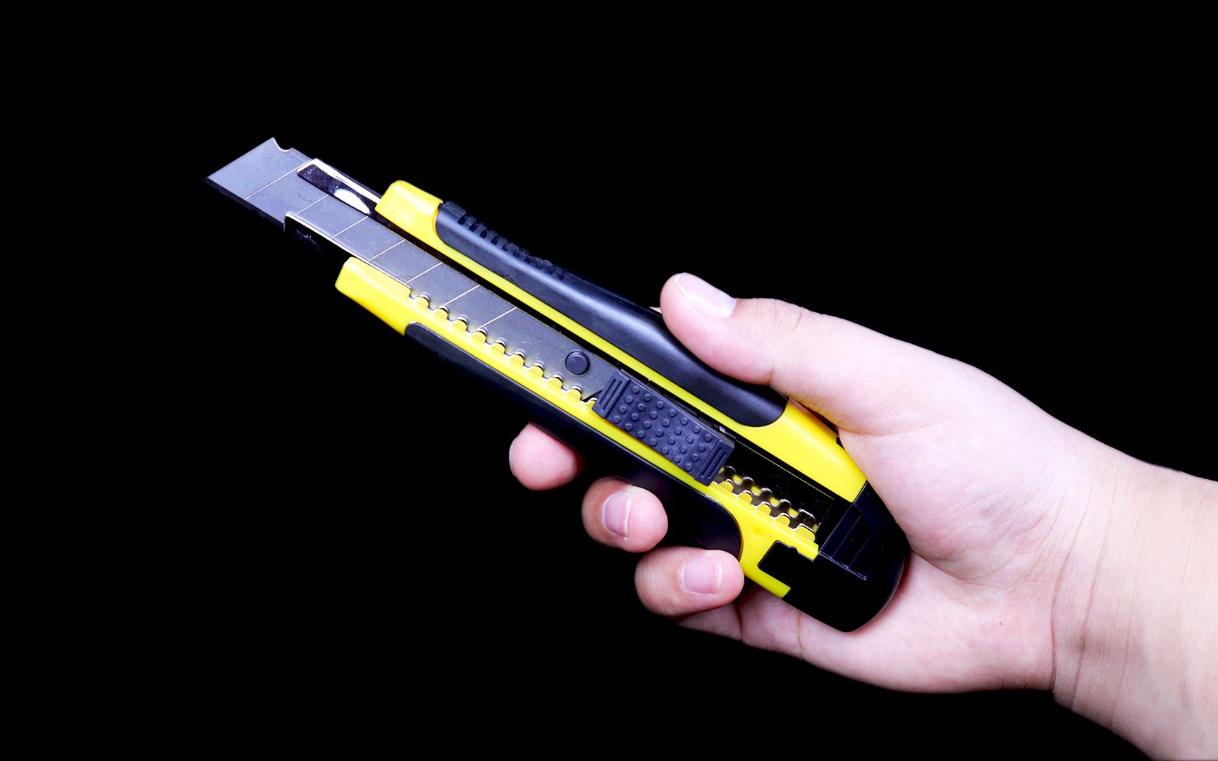 今天才知道,把美工刀刀尾掰下来,别提多实用,看完果断学来做