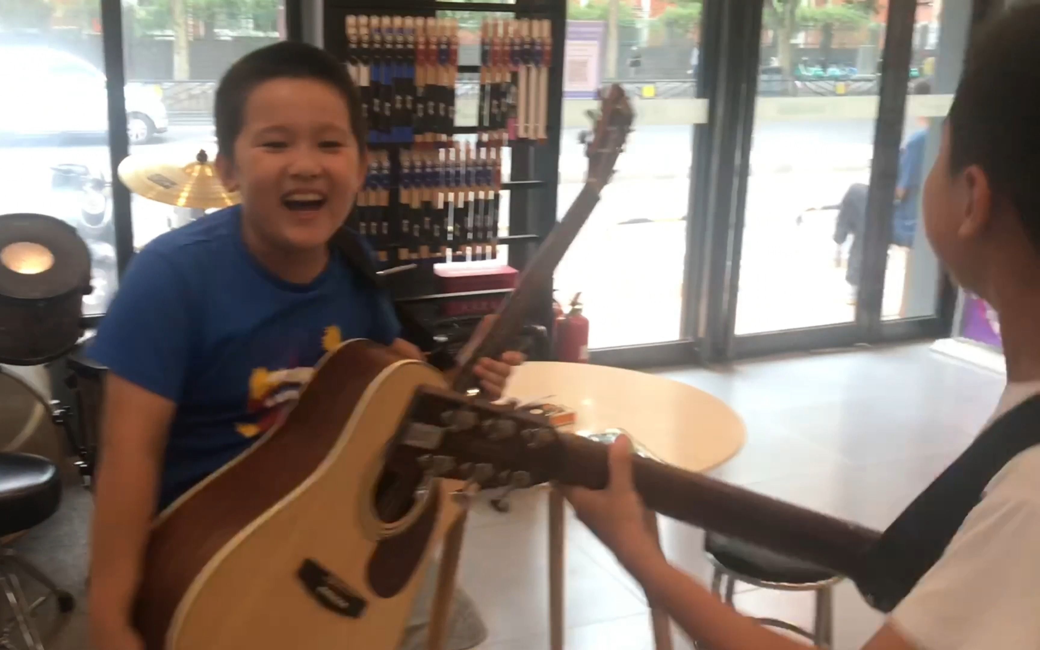 演出前的课堂模拟,每一次演出的机会都是孩子锻炼学习时间、更是...