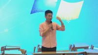 04说课:微专题1守脑如玉《涵养媒介素养才有最美和声》与《守脑如玉...