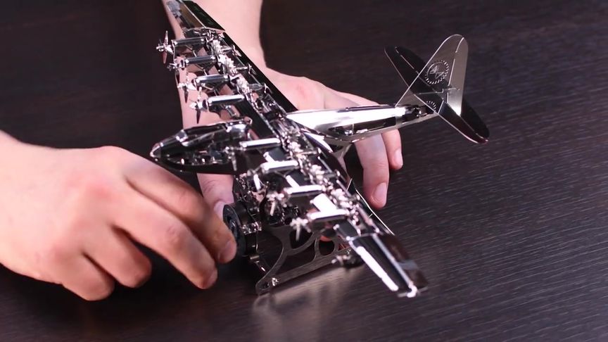 大飞机金属传动模型,发条传动,8个可旋转螺旋桨,拼装玩具!