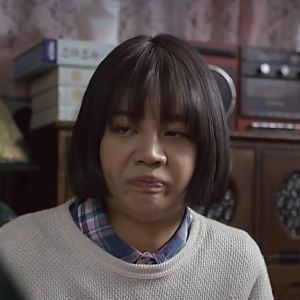 不是三水是泪少 