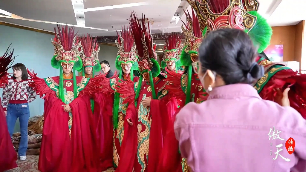 河南卫视2024春晚《龙舞》| 青海高跷队和高跷王子试装现场!#高跷...