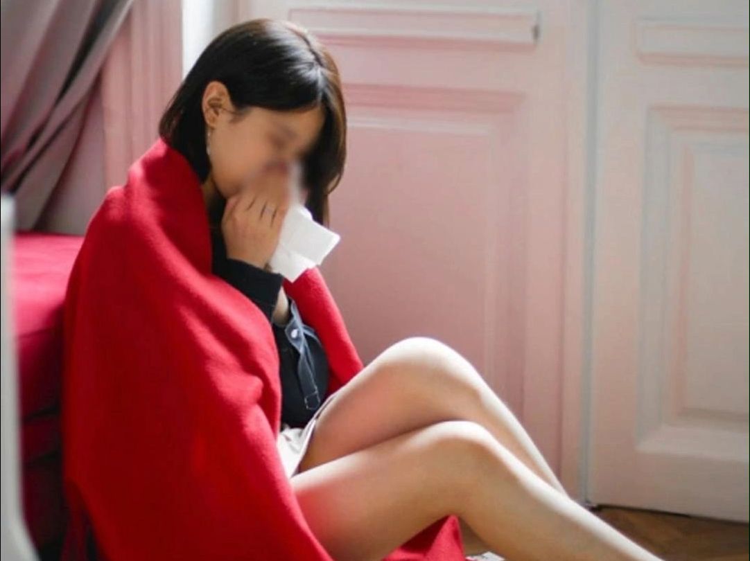 女子自拍40条淫秽视频,非法获利8000元,被判刑10个月罚款1.5万元