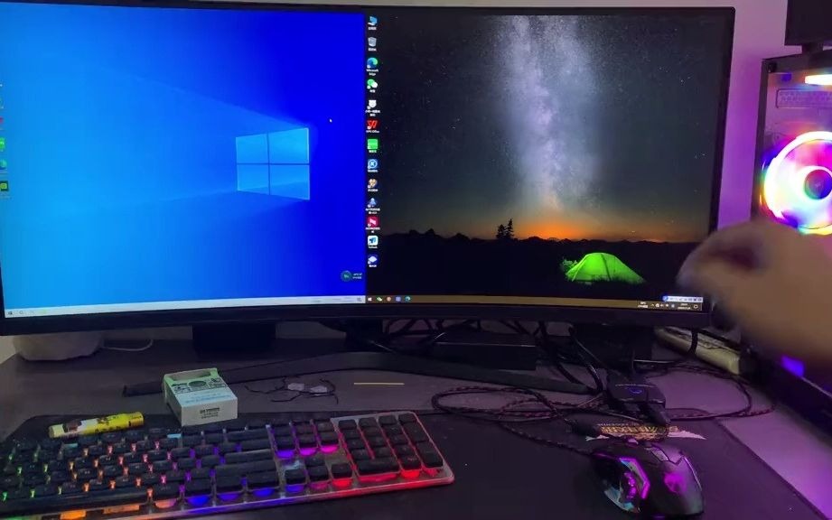 ...自带分屏跟画中画。可以接两个主机。在买一条对拷线,就能实现一套...