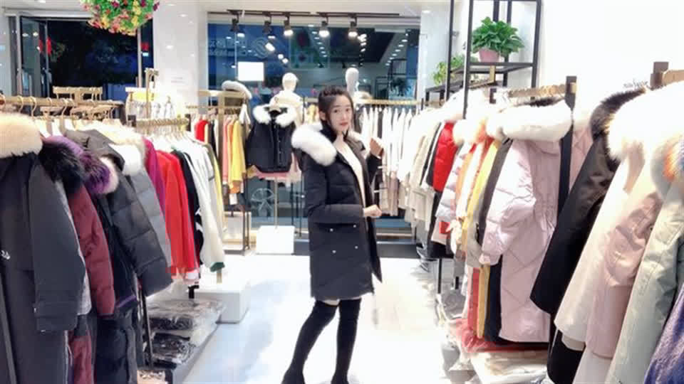 拒绝臃肿一定是穿羽绒服,即保暖又显瘦,抵抗寒流全靠它