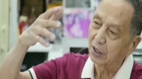 他被誉为”中国刀王“，磨一把菜刀要一千元天价，顾客却遍布半个地球