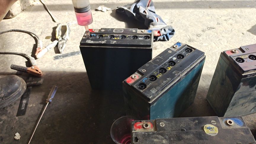 电瓶修复方法大家都知道,操作起来头很大,指点一下排除误导
