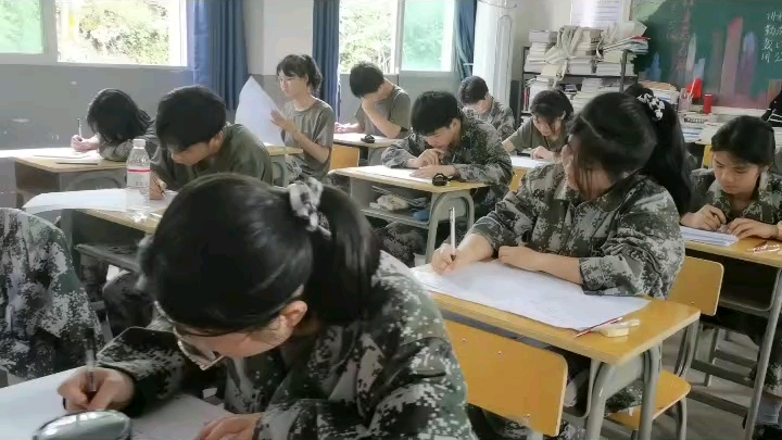 ...(原兴国衡中)能够提供就业是真的吗?当然是真的,学校重点打造产学研...