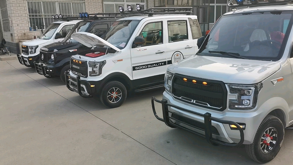 老年代步车,电动四轮车,油电两用。