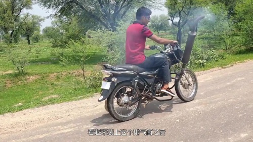 老外将汽车改成"加特林"排气管汽车启动后这声音太美妙了!