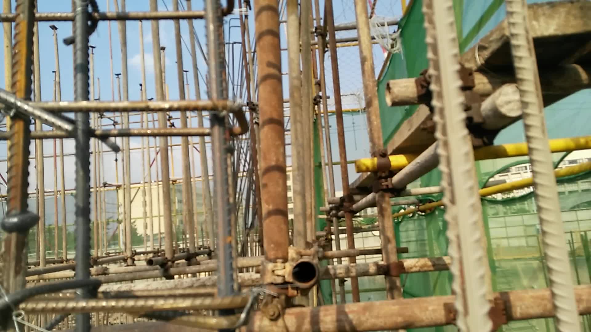电梯井防护及内外架混搭