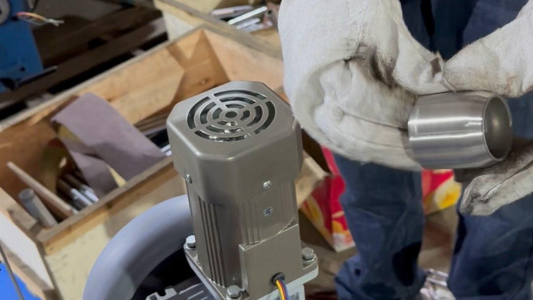 有点锥度弧度的都好磨抛的圆管外圆抛光机小型无心磨