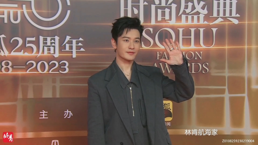 黄晓明重回颜值巅峰,你敢说这不是内娱男明星天花板?!