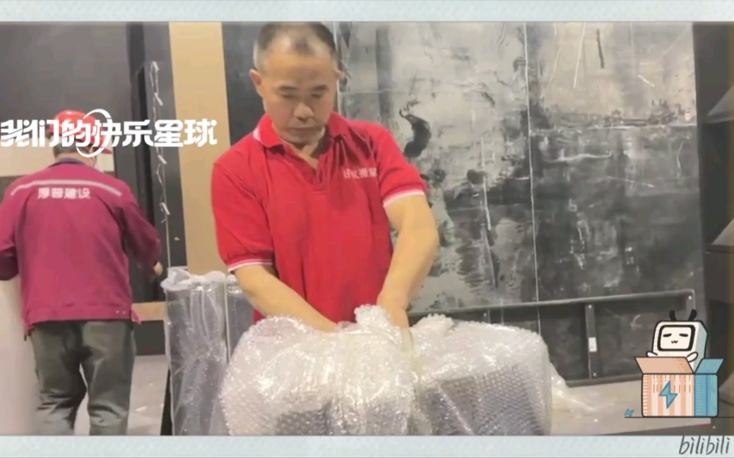 ...广州设计周 保利世贸博览馆部分商家布展撤展打包搬运装车工作。#...