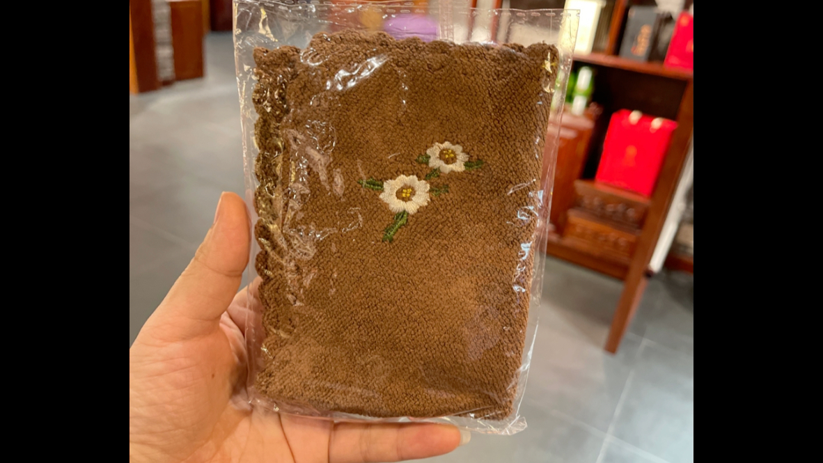 ...茶桌上的小配件 1、电木壶承-用于放置刚烧开的水壶,杯垫～使用时...