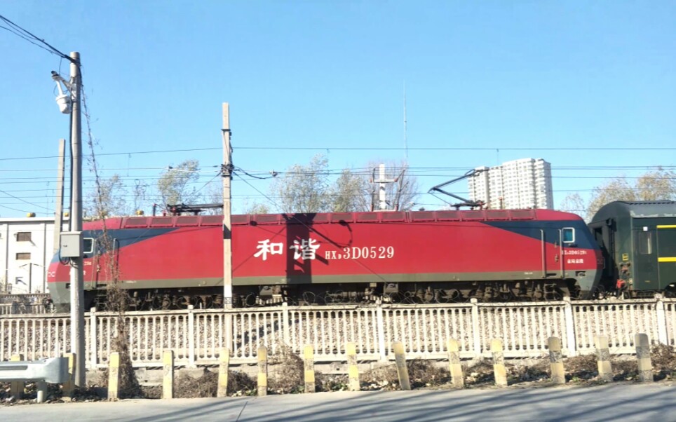 (1.080p拍车),西局西段HXD3D牵引双层时代的T56次列车通过,SCA25...