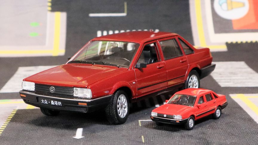 试玩桑塔纳玩具车,1:24合金比例玩具车,前轮可转向