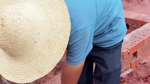 现在地圈梁箍筋的间距是25公分,把它改为20公分就完美了