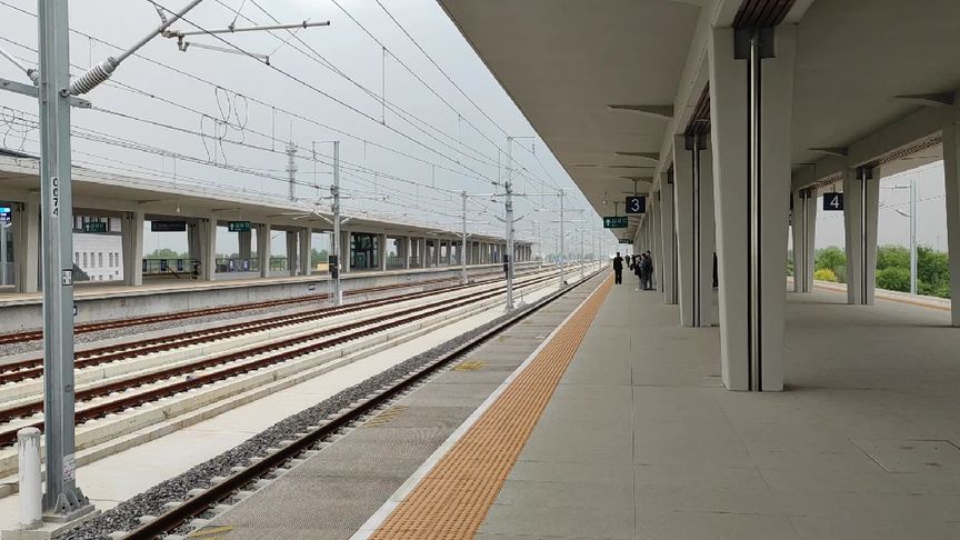 烟台 开网 黄山北。方向去的 g2670 复兴号列车 运转昌邑至潍坊北