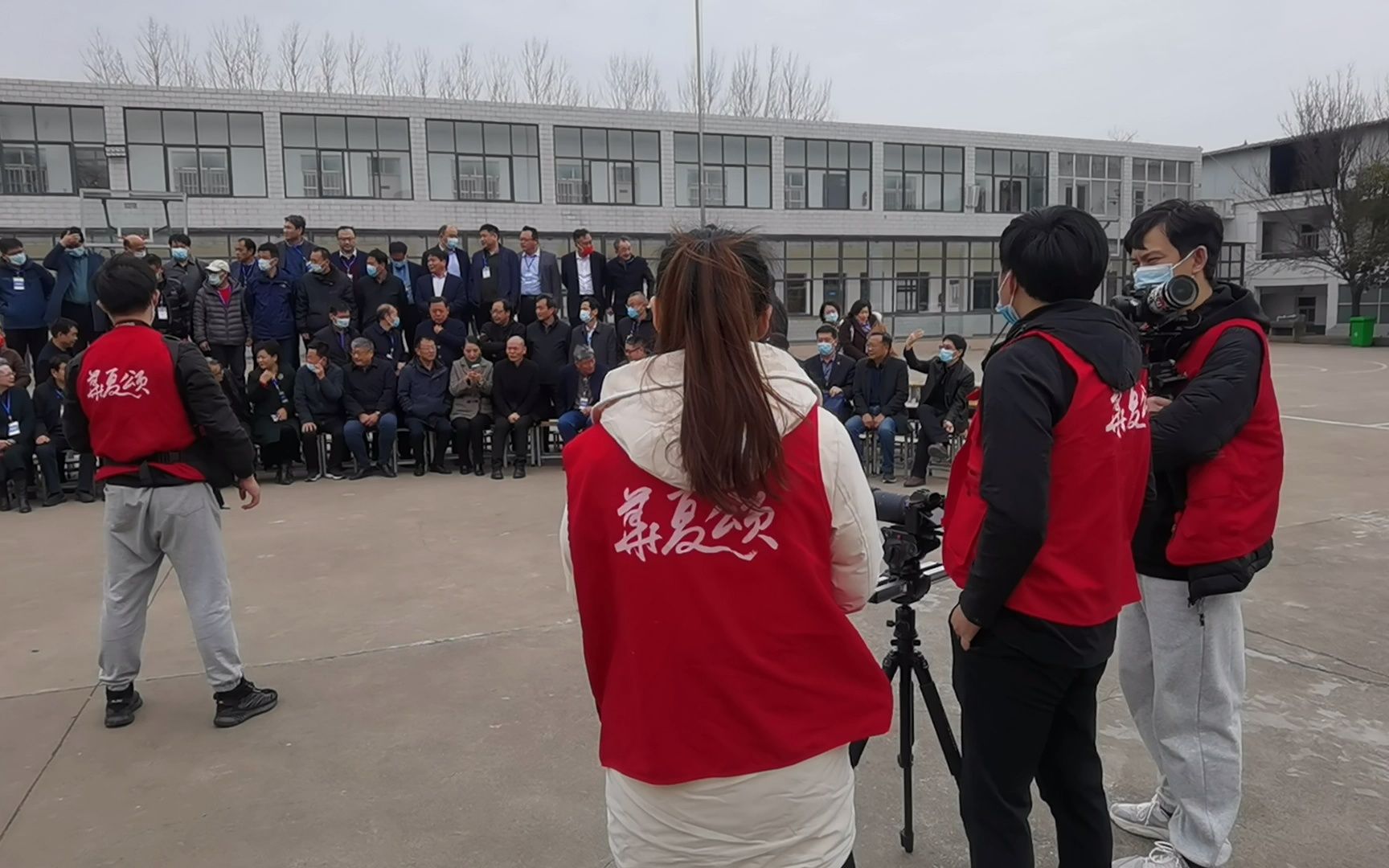 ...在河南的第三所基地学校·圣陶学校来自各省的26位专家、35位校长...