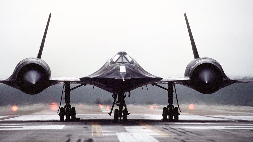 武器科技珍贵画面,SR-71侦察机飞行演练,附带空中加油场景!