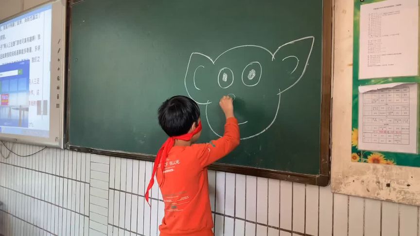 #校园生活 记一次游戏,作文活动课——画猪鼻子