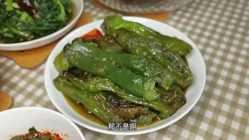 比起以前住老房子,每天基本两个素菜,现在生活好很多,很知足了
