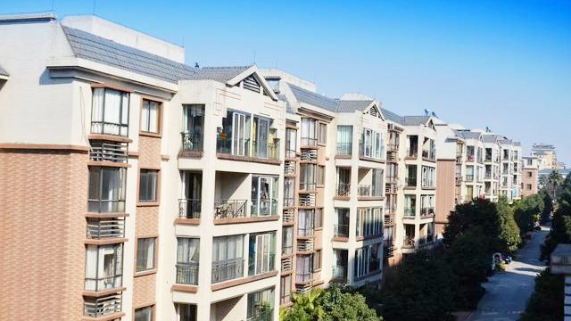 子女获赠或继承老人房产是否征税?终于有解了,您怎么看?