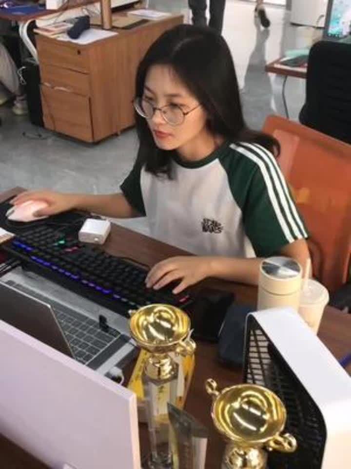 公司花20k请来的爬虫开发工程师,每天上班就是帮别人爬点素材,然后...