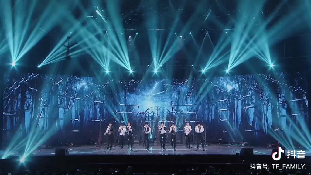 时代峰峻二代三代的部分小孩合作舞台