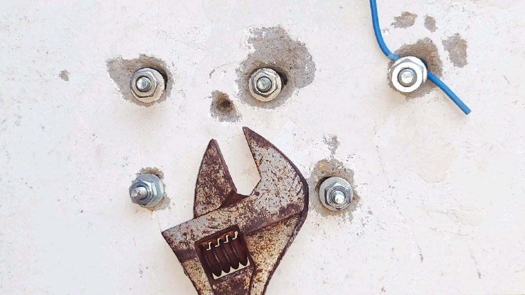 墙里膨胀螺栓打滑,螺帽跟着螺杆一起连轴转怎么办?教你轻松解决