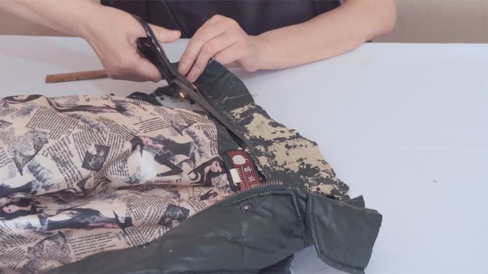 连帽羽绒服领子磨破了,领口剪1刀稍加改造,完美修复,款式新颖