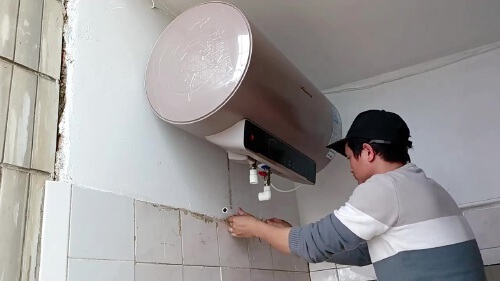 电热水器安装全过程,这样安装漏电也不怕了吧!热水器热水器安装家电...
