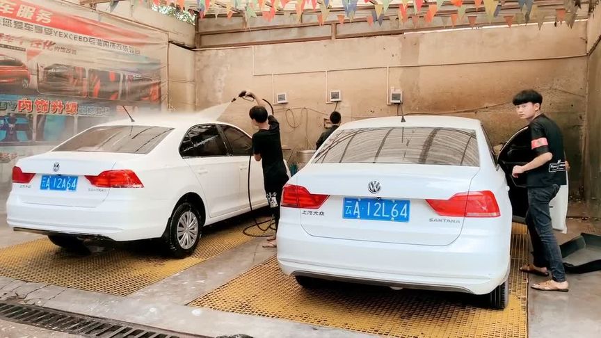 #昆明租车 两个车回来了 低价拿去摆摊 连号车牌哦