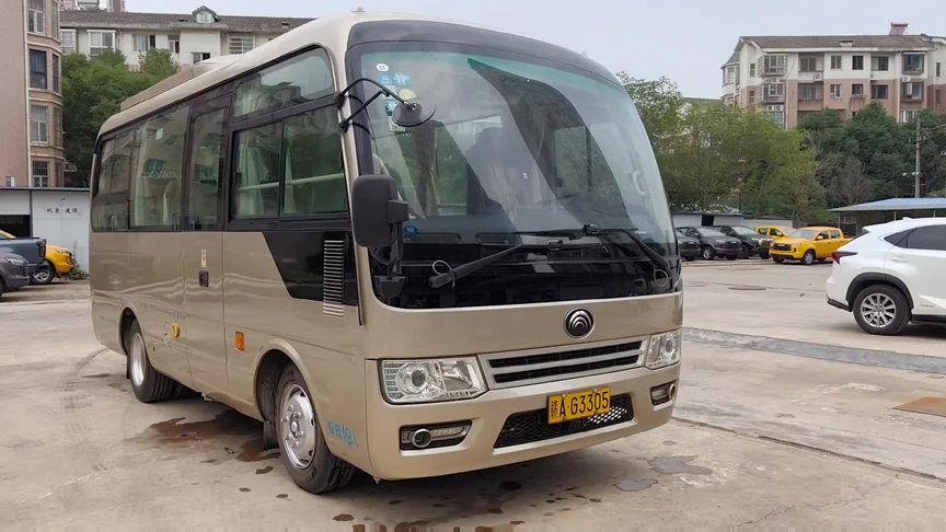 18年中型客车19座#宇通客车 #大巴车 #汽车租赁