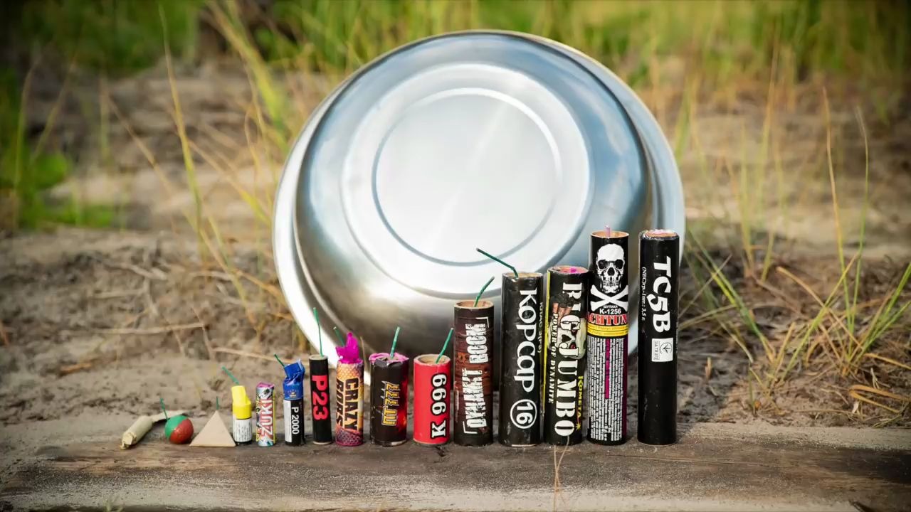 鞭炮炸盆,四分五裂,小时候都玩过