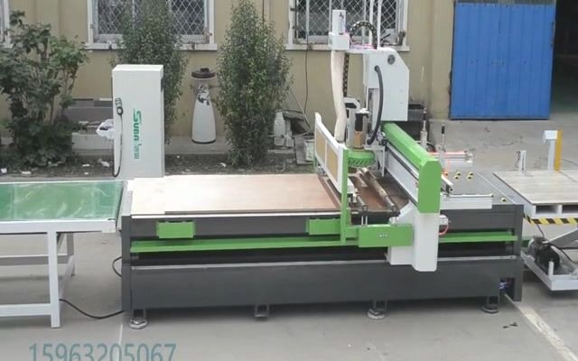 自动上下料数控开料机 全自动板式家具生产线视频