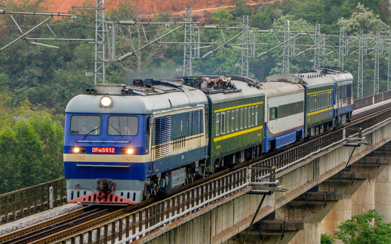 【火车迷】你见过“DF8B型动车组吗”?