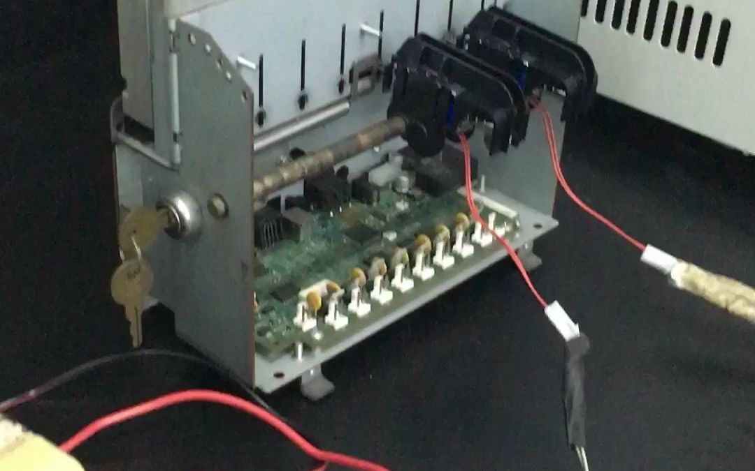 推拉式电磁铁,东莞丰亚电磁铁寿命测试视频