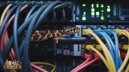 服务器机房的"活体数据线":恒温核心的入侵者